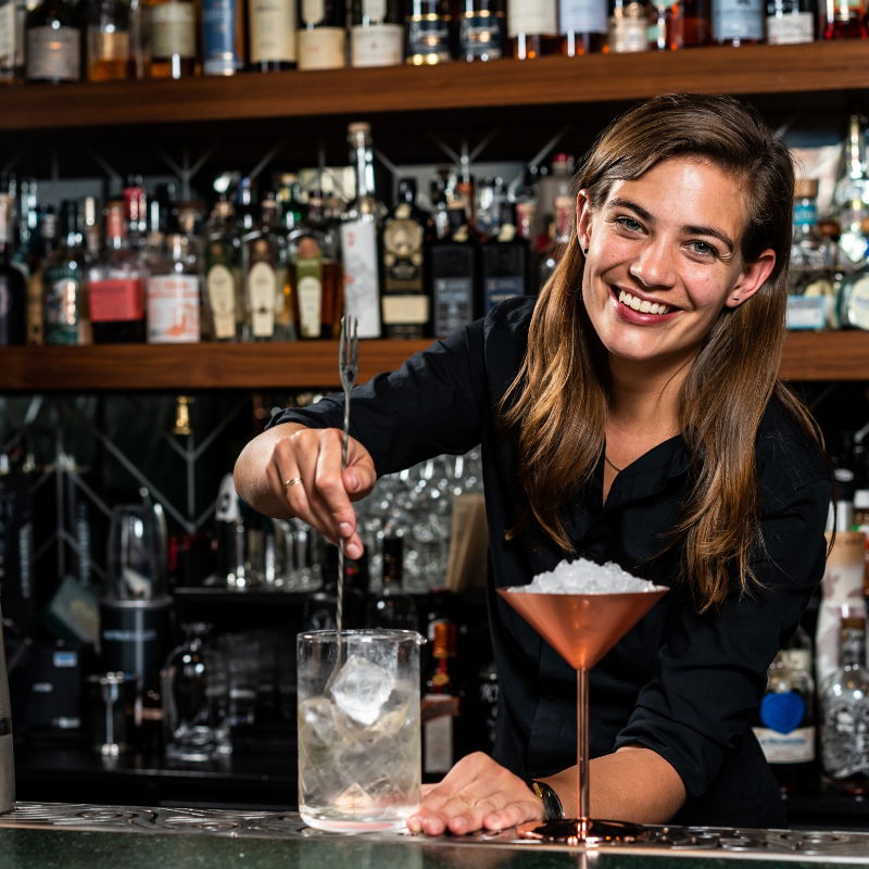 Mixing glas Yarai 550 ml – elegant cocktailglas med hældetud