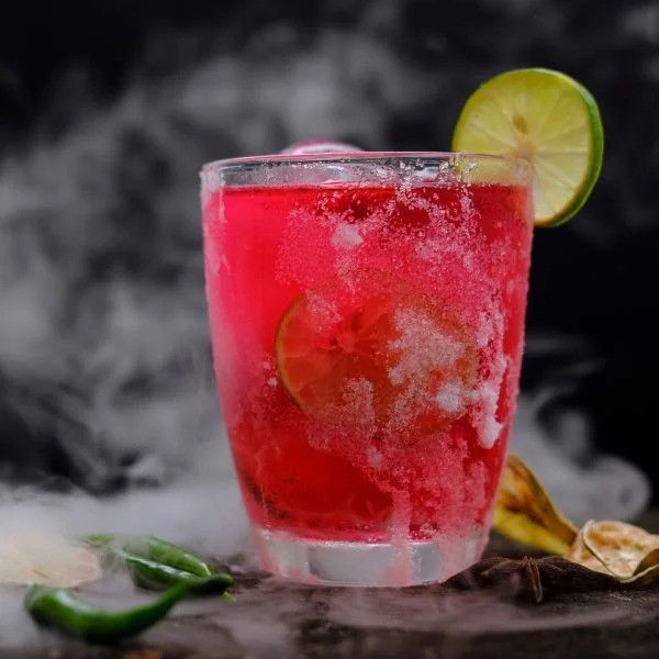 Red River Punch: En Eksplosiv Oplevelse af Smag og Farve