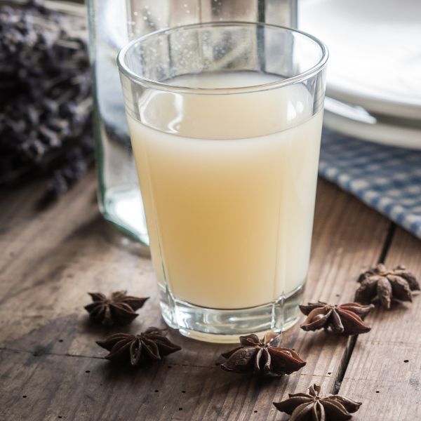 Was ist Pastis? Erfahren Sie mehr über den französischen Schnaps